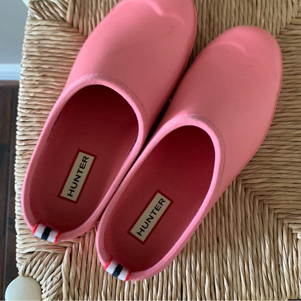 Barbie Pink (!) Hunter Garden Clogs - Gem